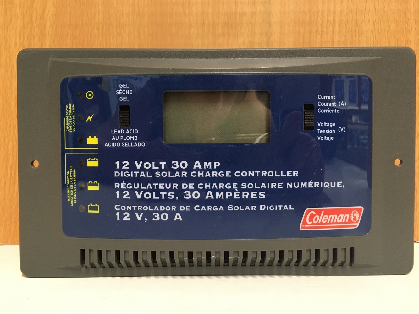 COLEMAN 12V 30 AMP DIGITAL SOLAR CHARGE CONTROLLER | Avenue Shop Swap ...