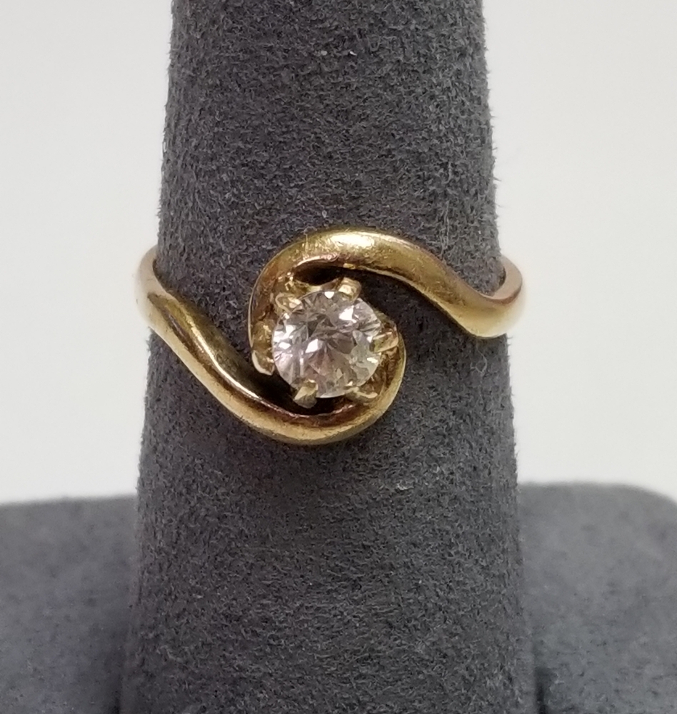 10 Karat Yellow Gold Ring Size 7 5 Avenue Shop Swap Sell 10 Karat Yellow Gold Ring Size 7 5 Avenue Shop Swap Sell