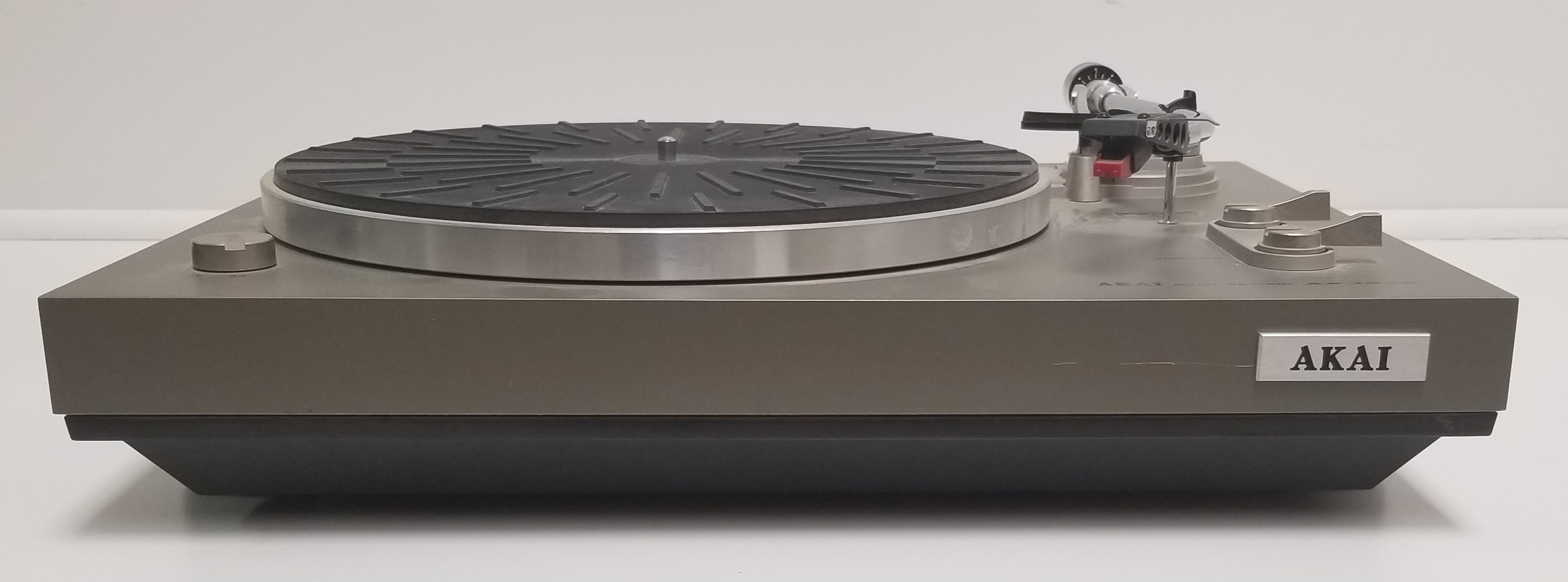AKAI AP-100C VINTAGE TURNTABLE | Avenue Shop Swap & Sell