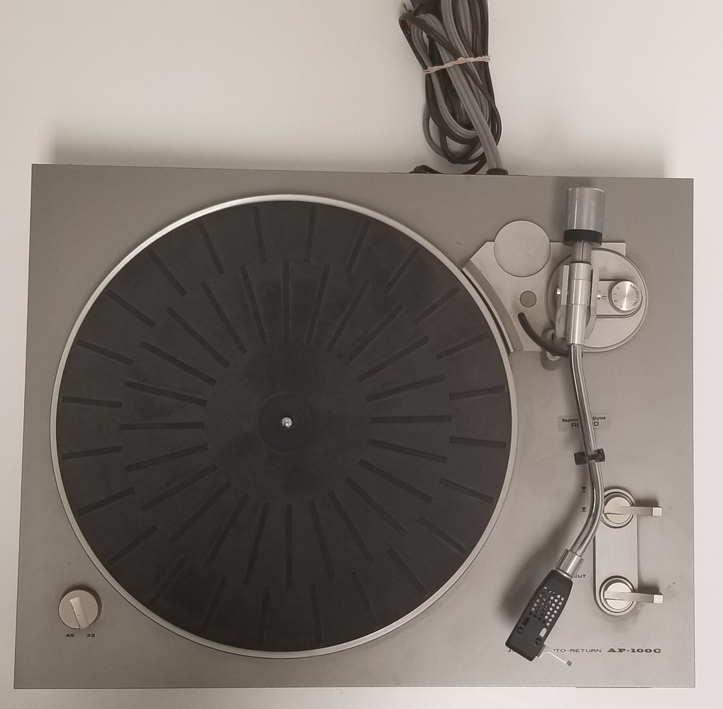 AKAI AP-100C VINTAGE TURNTABLE | Avenue Shop Swap & Sell