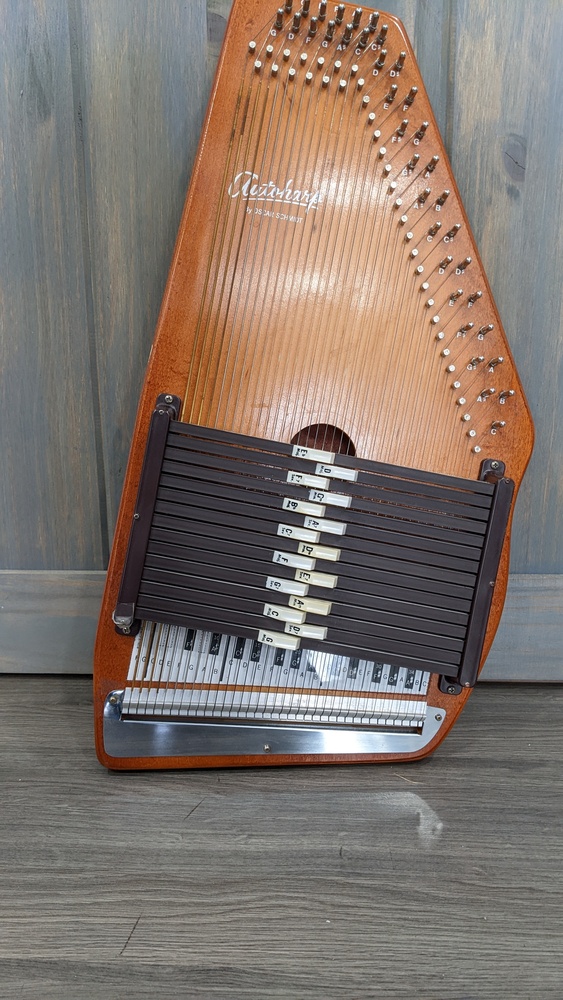 Autoharp by Oscar Schmidt + Case | Avenue Shop Swap & Sell