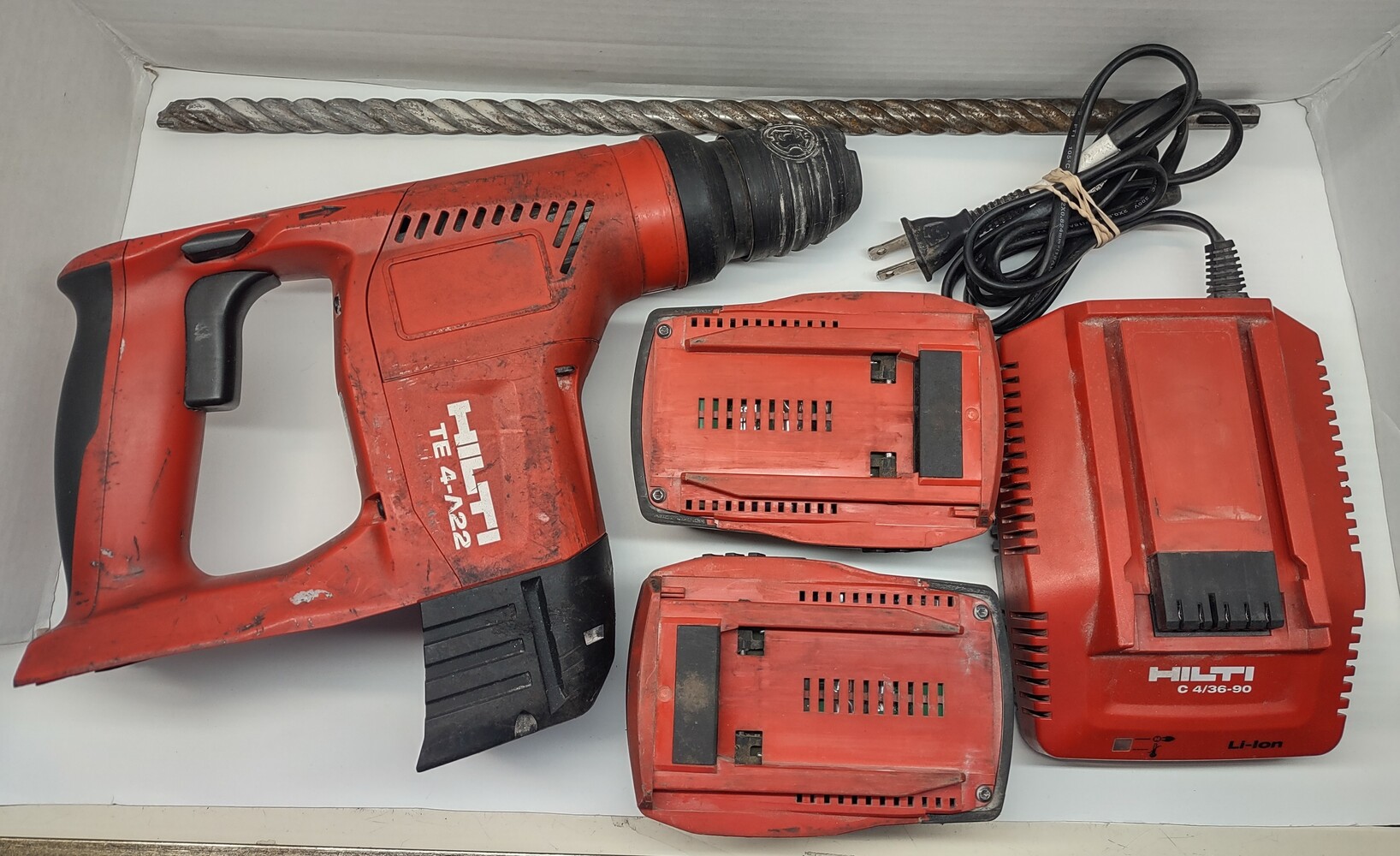 Hilti TE 4-A22 Cordless Rotary Hammer With Batteries and Charger | Avenue Shop Swap & Sell