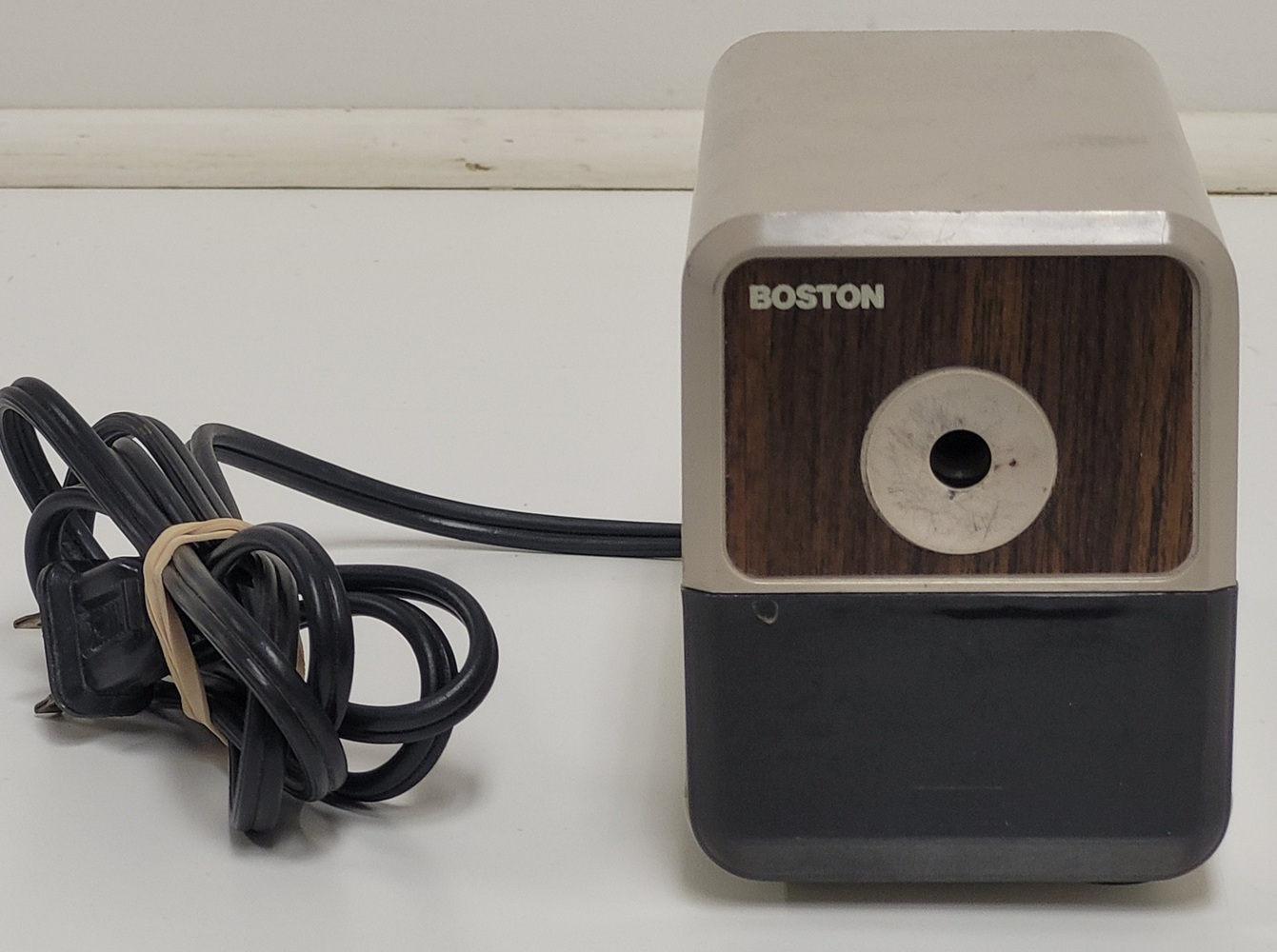 BOSTON 18 ELECTRIC PENCIL SHARPNER | Avenue Shop Swap & Sell
