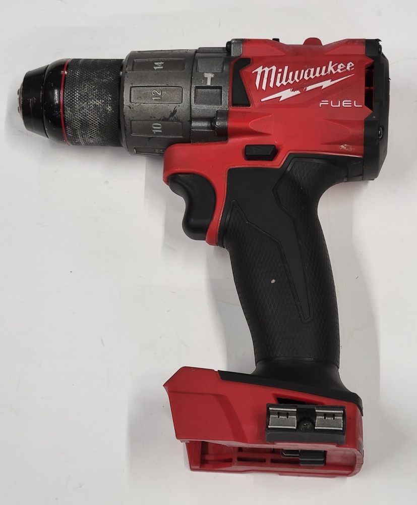 MILWAUKEE TOOL M18 FUEL 18V LITHIUM ION BRUSHLESS CORDLESS DRILL KIT ...