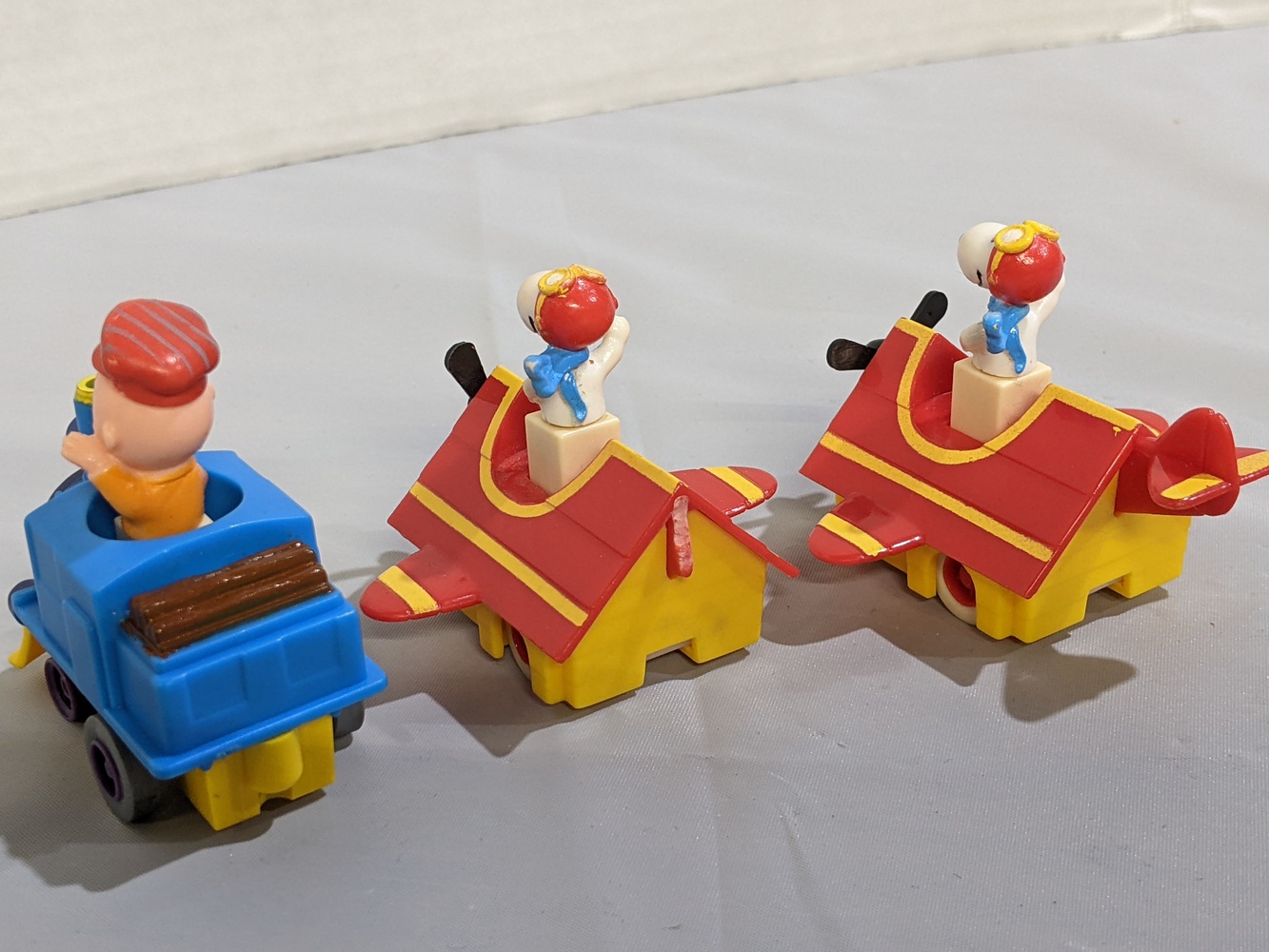 Vintage 1966 Snoopy Pilot Red Baron Doghouse Plane Charlie Brown Train ...