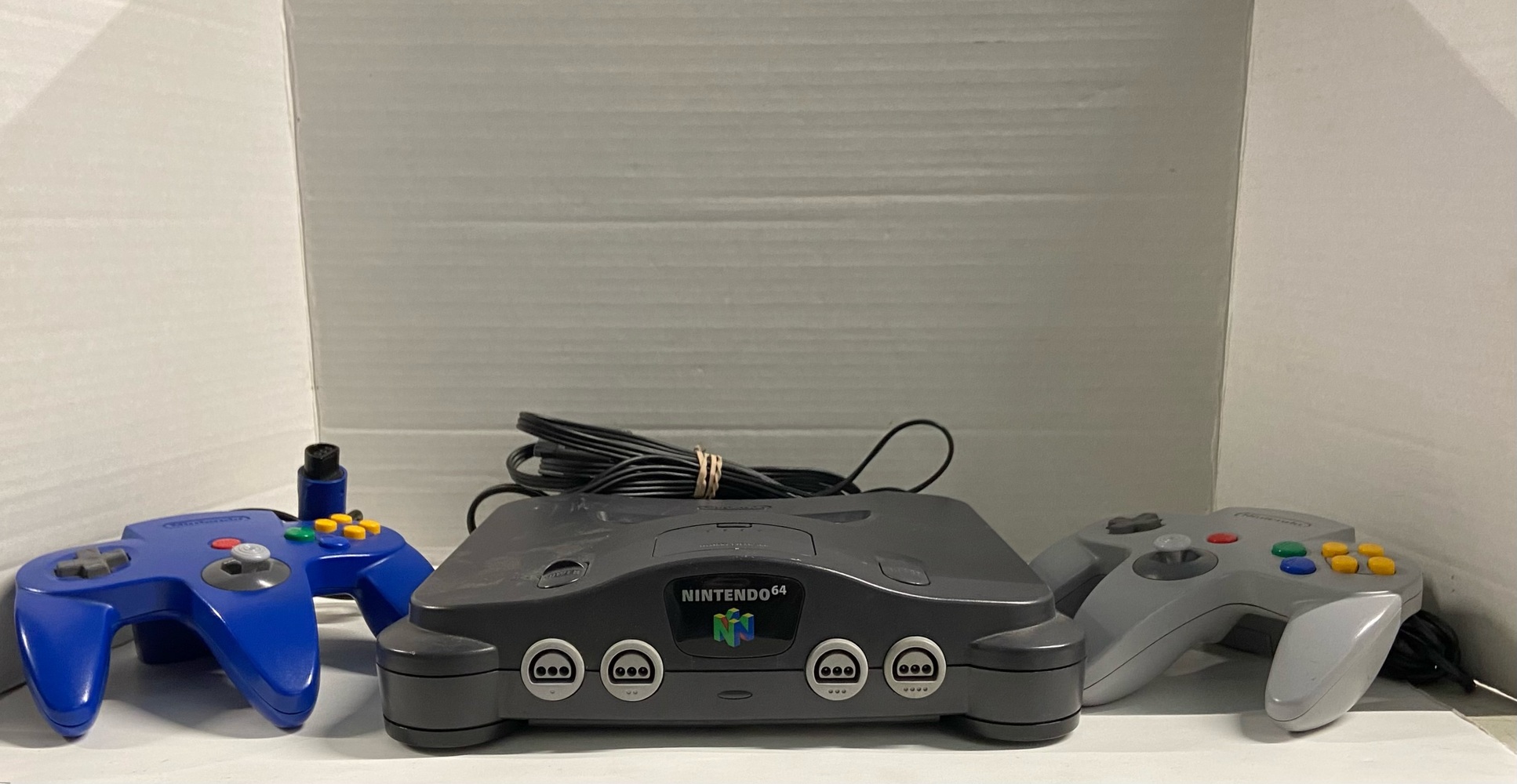Nintendo N64 With 2 Controllers | Avenue Shop Swap & Sell