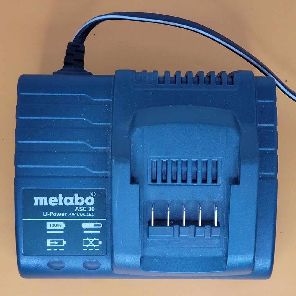 Metabo ASC30 Air Cooled Battery Charger with Metabo 6.25457 18V 2.6Ah ...