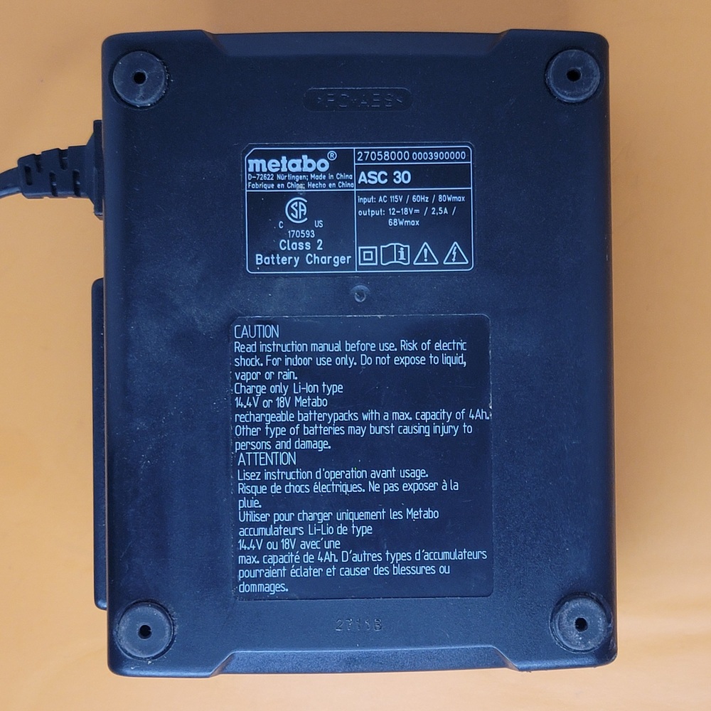 Metabo ASC30 Air Cooled Battery Charger with Metabo 6.25457 18V 2.6Ah ...