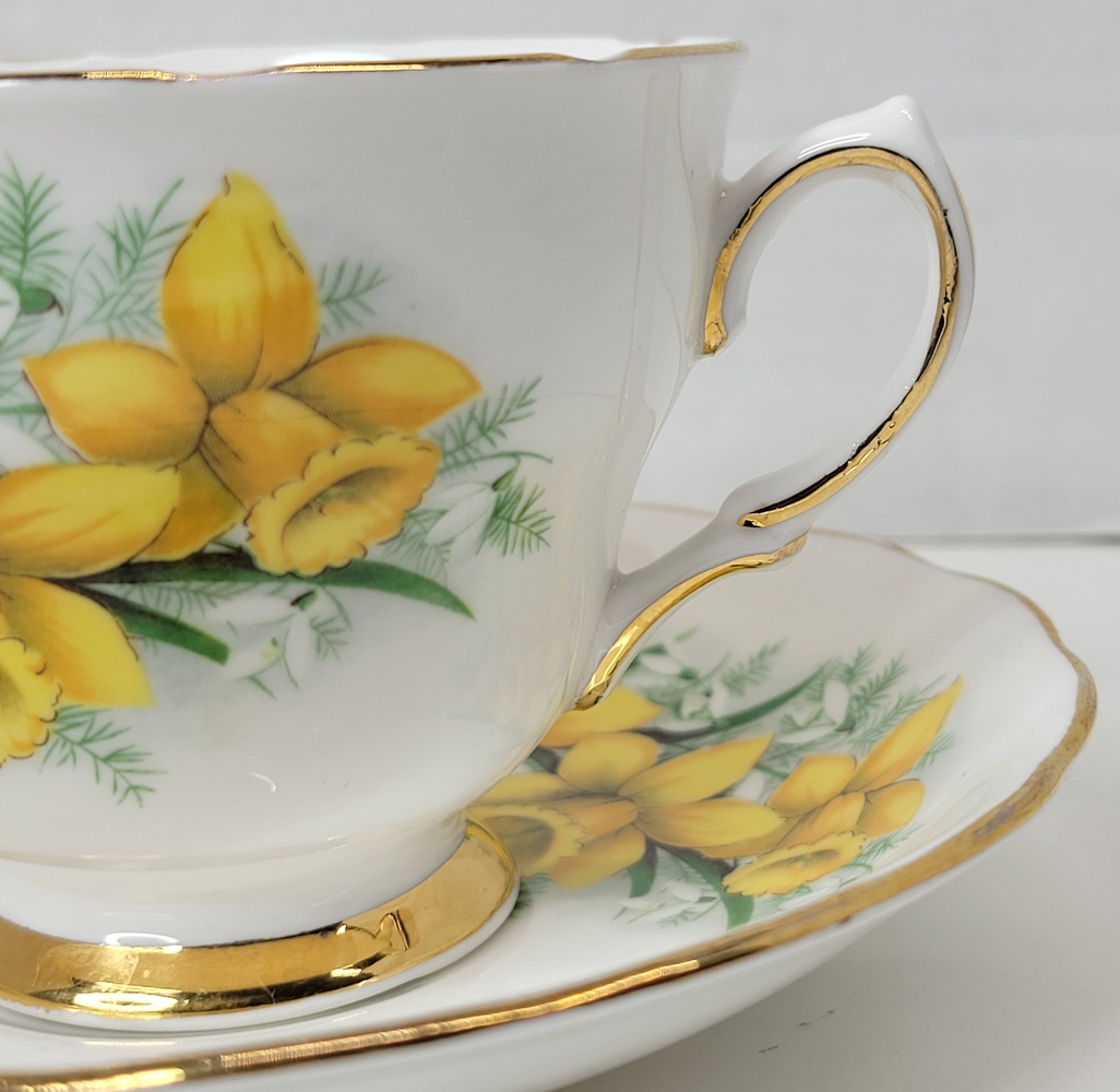 Vintage Colclough Daffodil Bone China Teacup & Saucer Set - Pattern No ...