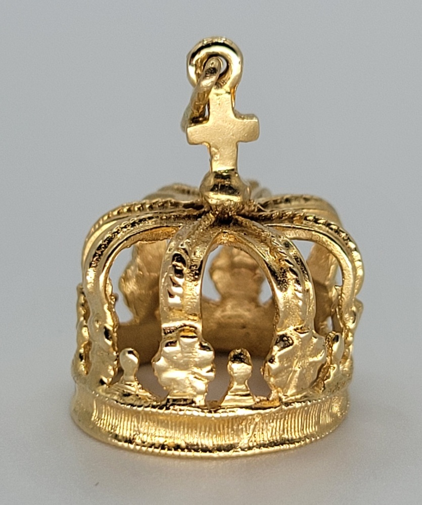 Vintage 10k Yellow Gold Crown Pendant | Avenue Shop Swap & Sell
