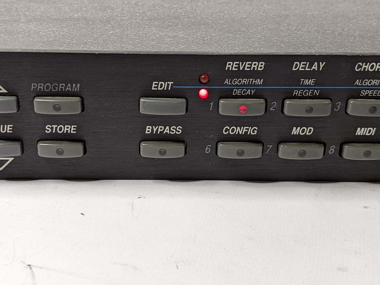 Alesis Midiverb III 3 16-Bit Digital Effects Processor MIDI Rack Unit ...