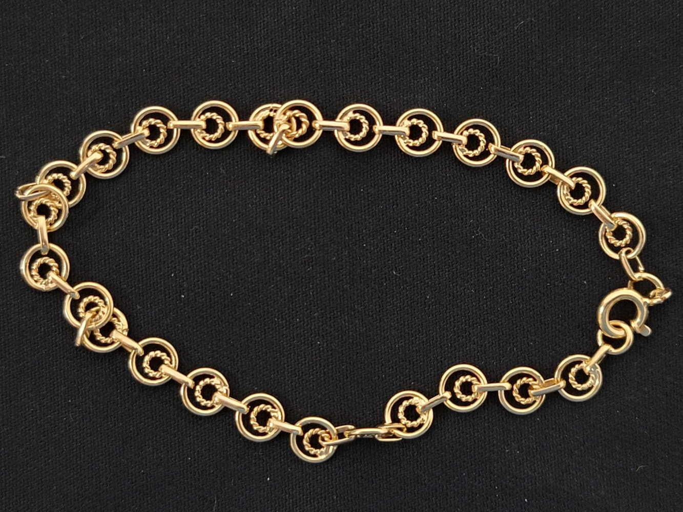 18 Karat Yellow Gold Rolo Bracelet - Size: 7.5-inch | Avenue Shop Swap ...