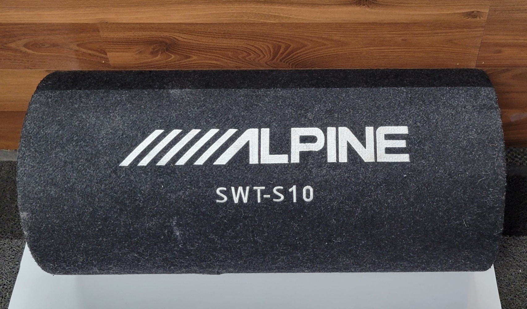 Alpine SWT-S10 250W RMS Single 10" Vented Subwoofer Tube Enclosure ...
