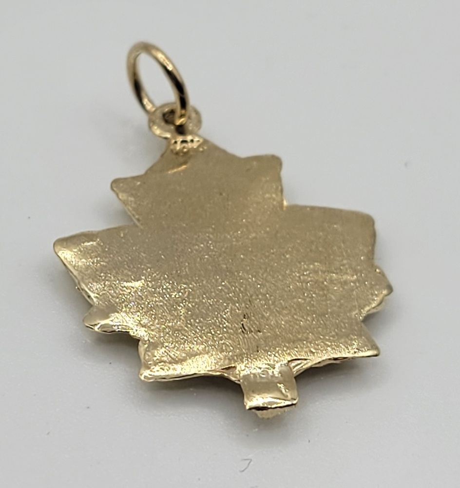 10K Yellow Gold Toronto Maple Leafs Pendant | Avenue Shop Swap & Sell