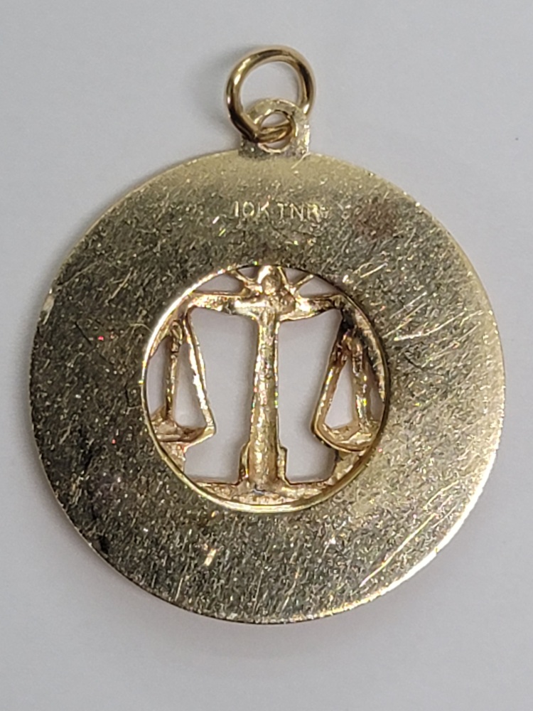 10 Karat Yellow Gold Scale Pendant Charm | Avenue Shop Swap & Sell