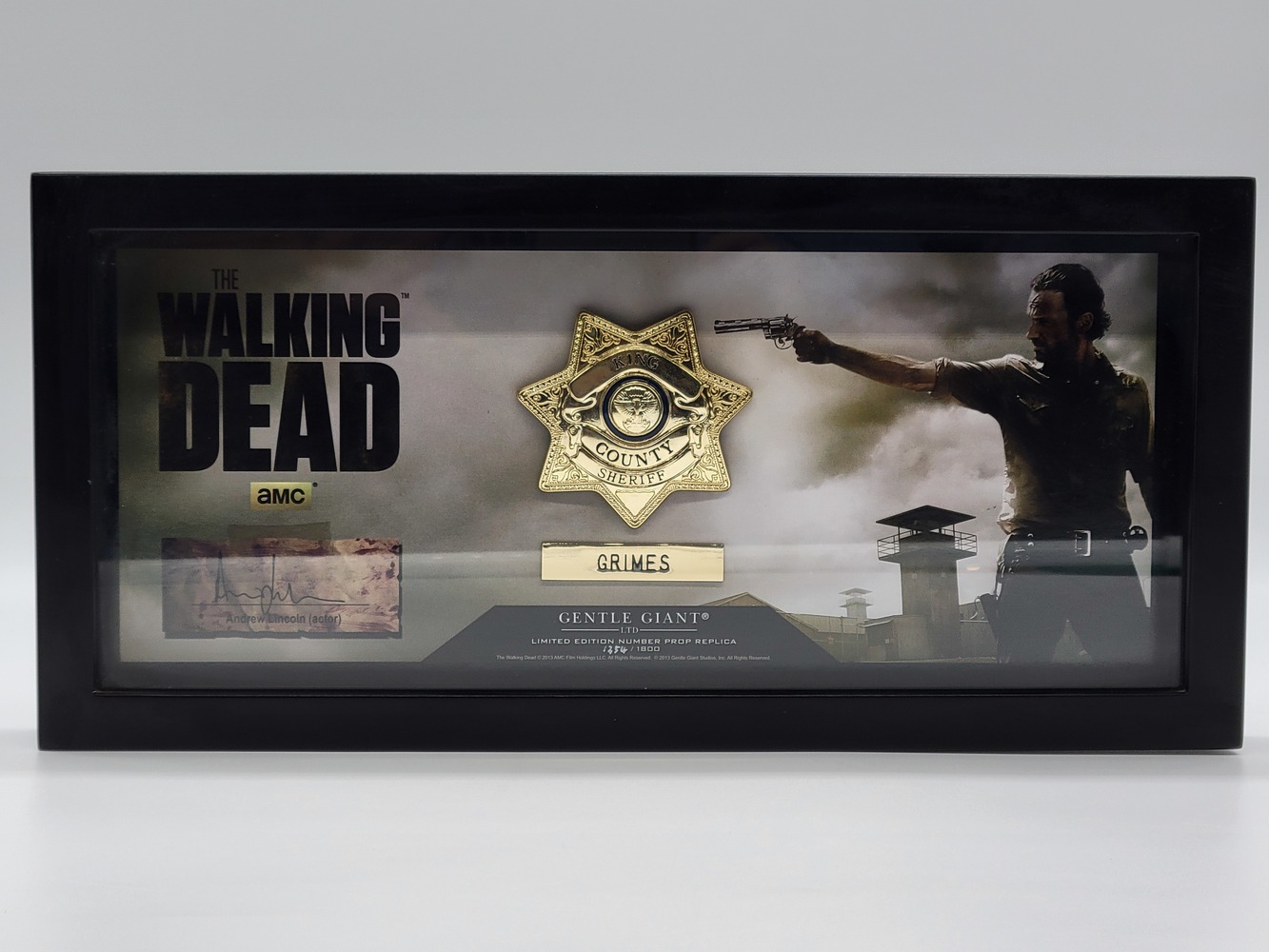 The Walking Dead Gentle Giant Limited Edition Numbered Grimes Badge ...