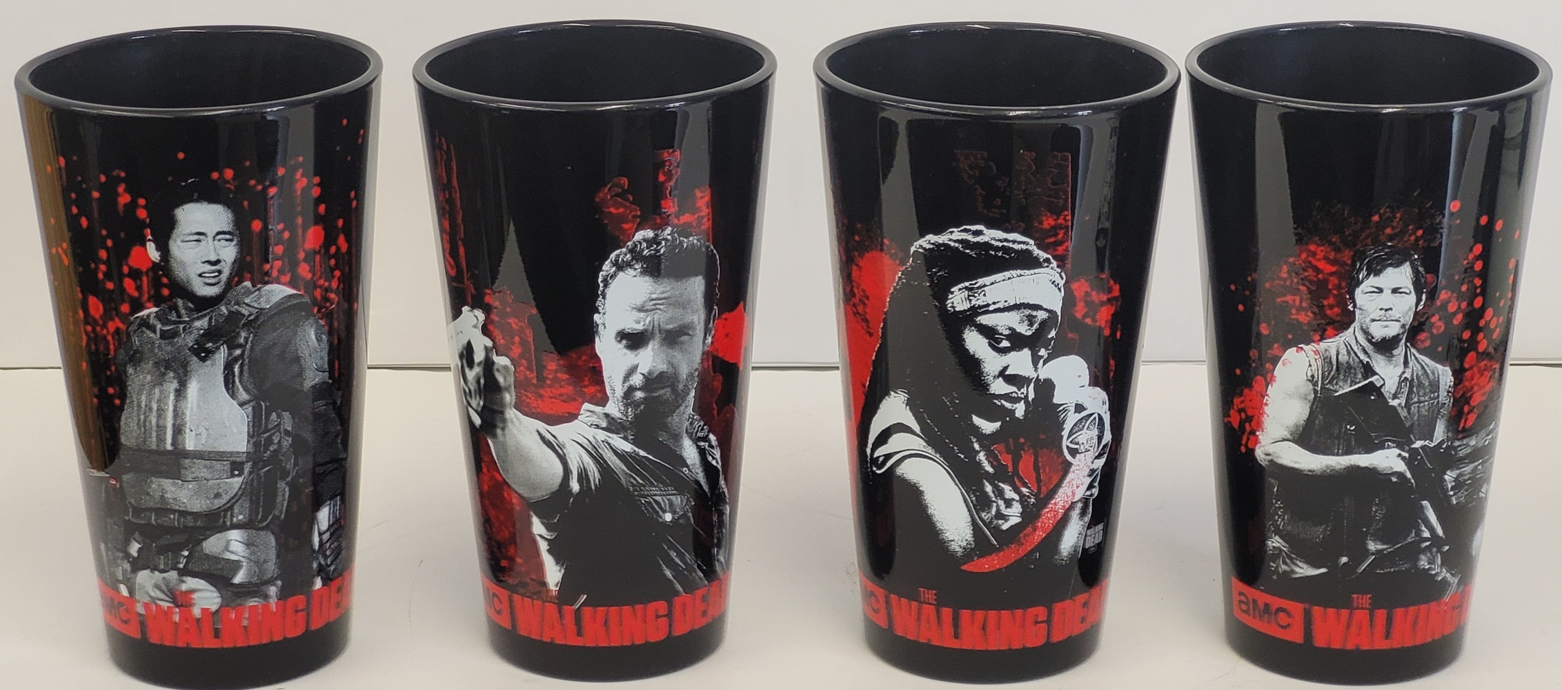 THE WALKING DEAD CUP SET | Avenue Shop Swap & Sell