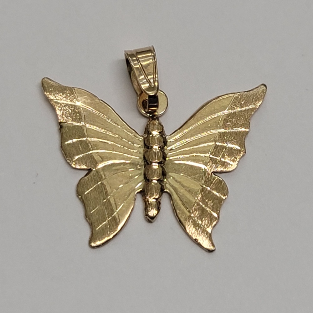10 Karat Yellow Gold Butterfly Pendant Charm | Avenue Shop Swap & Sell