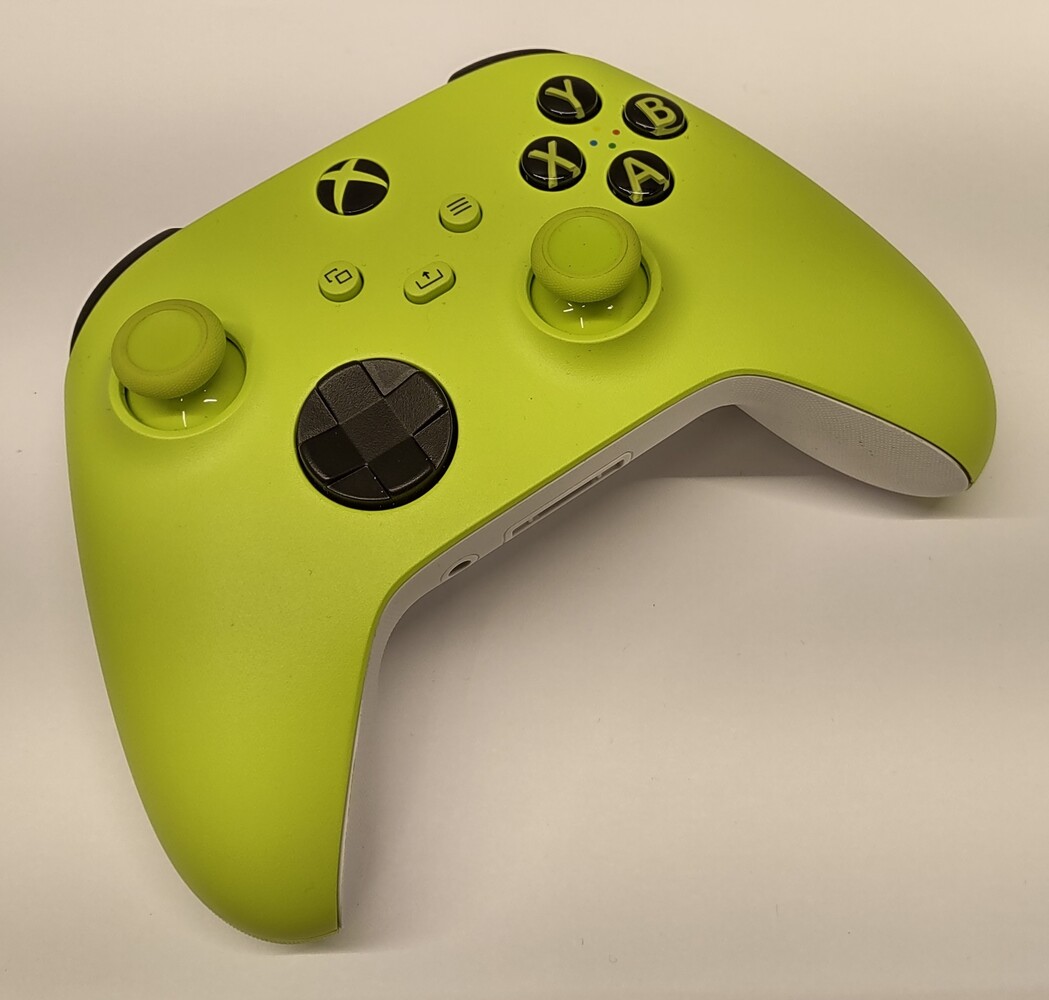 Microsoft Wireless Xbox One Controller in Electric Volt Green | Avenue ...