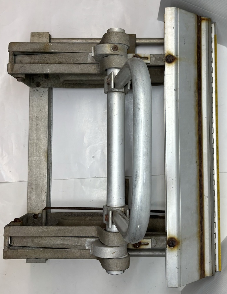 Van Mark - Mark 1 Series (M200) With Stand! | Avenue Shop Swap & Sell