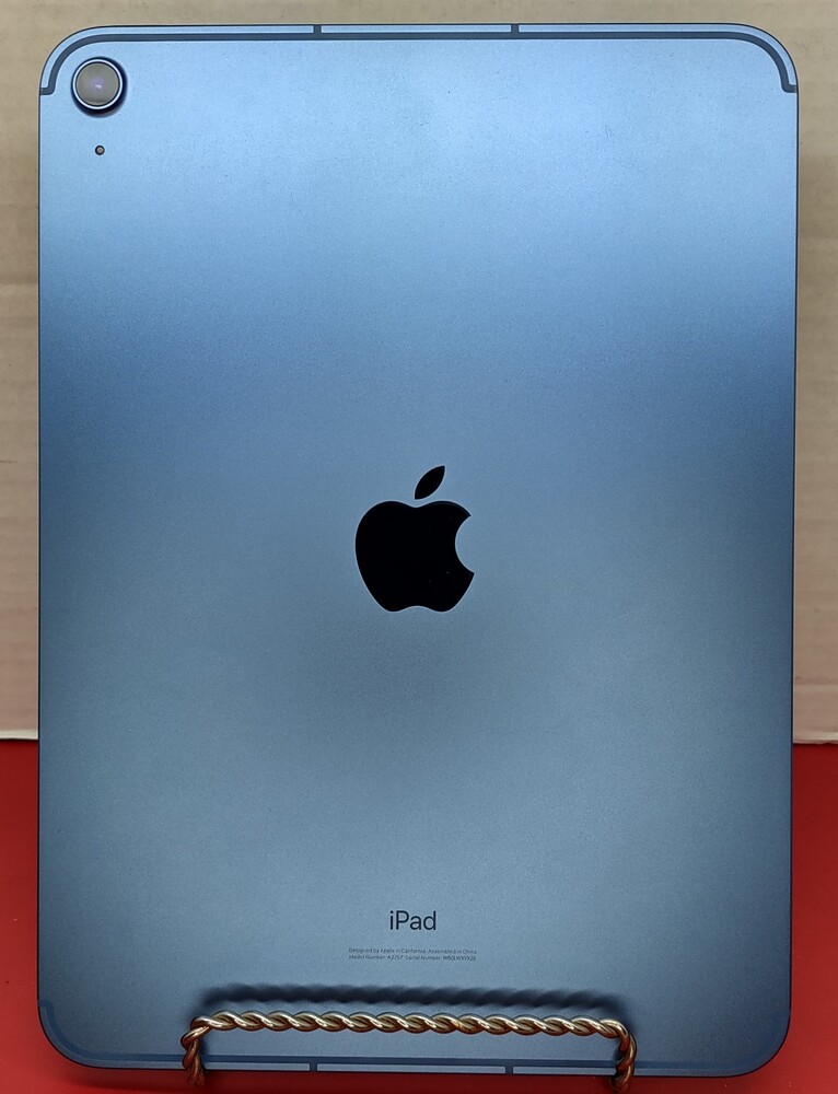 Apple iPad 10th Blue Gen 64GB - Like New in Box | Avenue Shop Swap & Sell