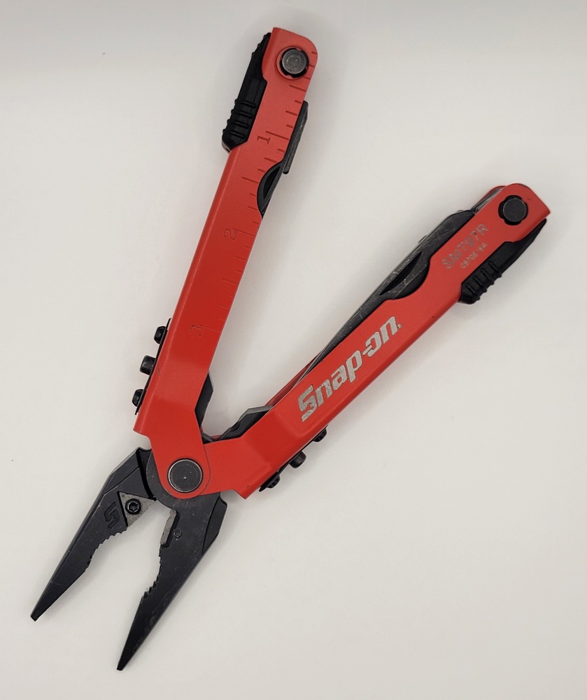 Snap-on Multi-Tool (Red) SMT97R With Pouch | Avenue Shop Swap & Sell