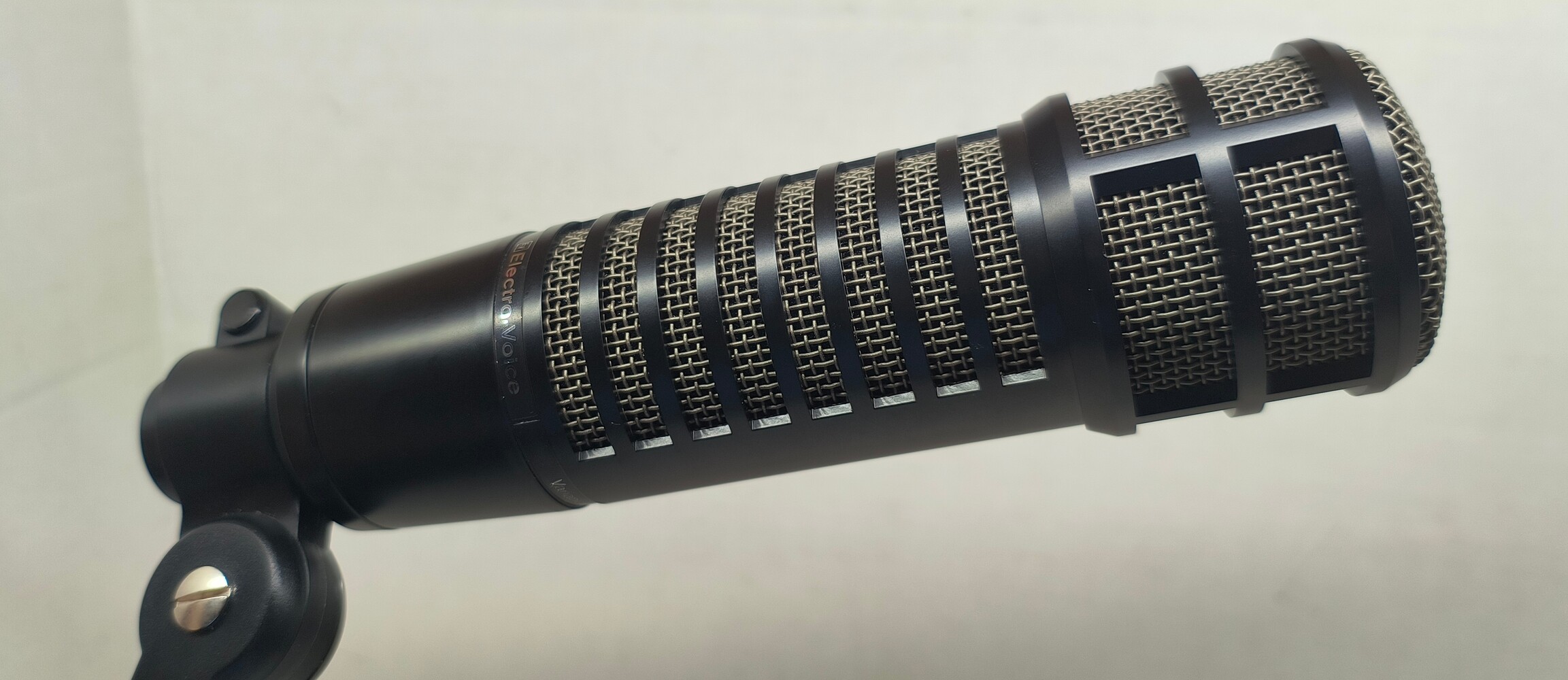 Electro-Voice RE320 Dynamic Microphone in Hard Zipper Case- Like New ...