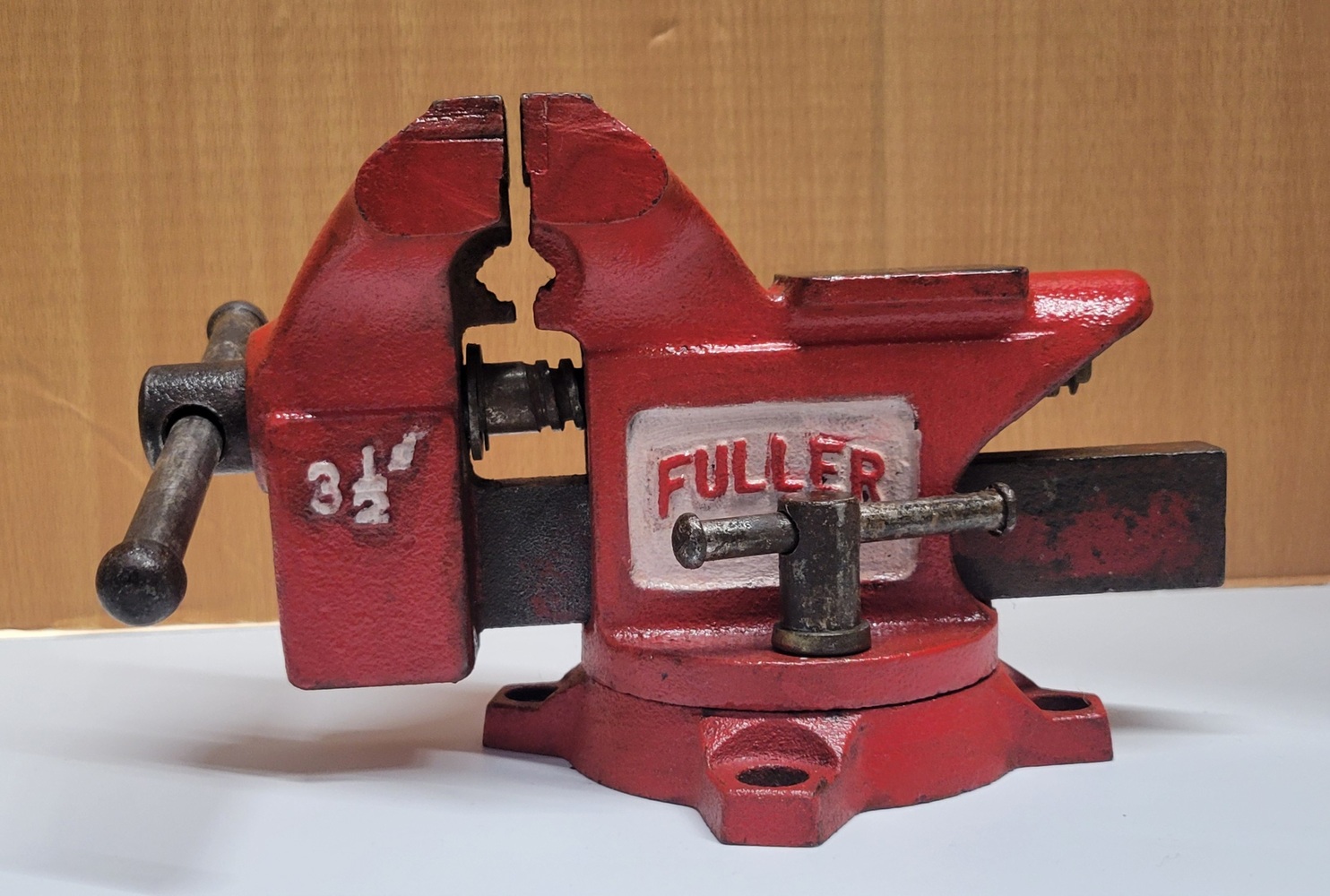 Fuller 3 1/2 " Bench Vise with Swivel | Avenue Shop Swap & Sell