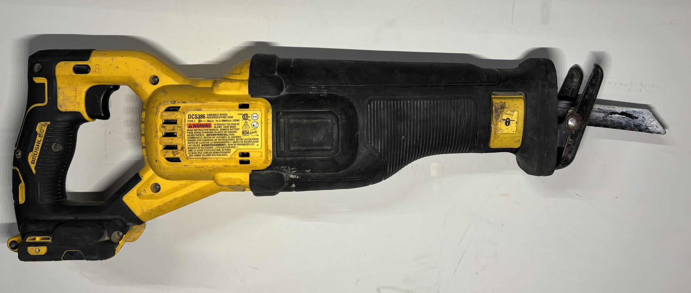 DEWALT DCS380B 20V Variable Speed Cordless Reciprocating Saw w/ Battery ...