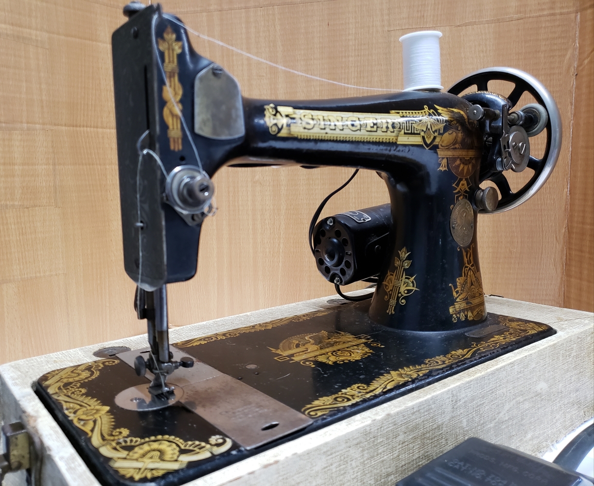Singer Sewing Machine Circa 1910-1911 | Avenue Shop Swap & Sell