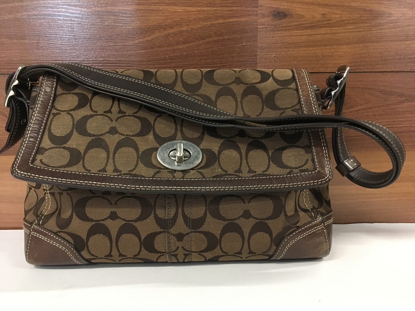 Replica Coach Handbag | Avenue Shop Swap & Sell
