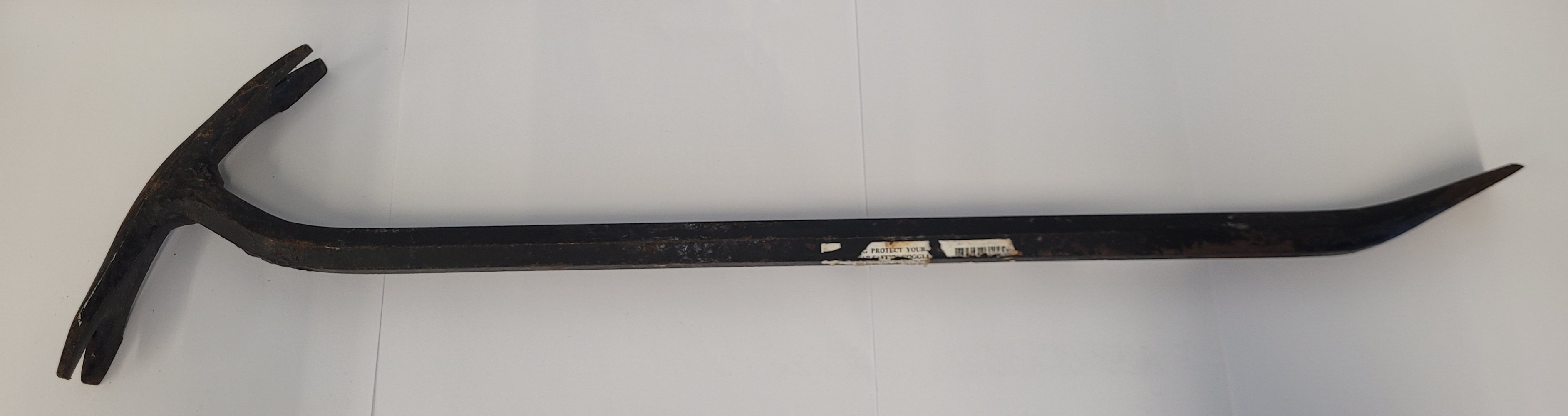 DOUBLE HEADED 24-IN CROWBAR | Avenue Shop Swap & Sell